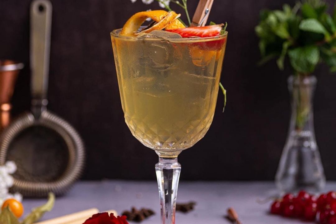 Interbelic, București - Rezervă o masă online - Cocktail bar, club din ...