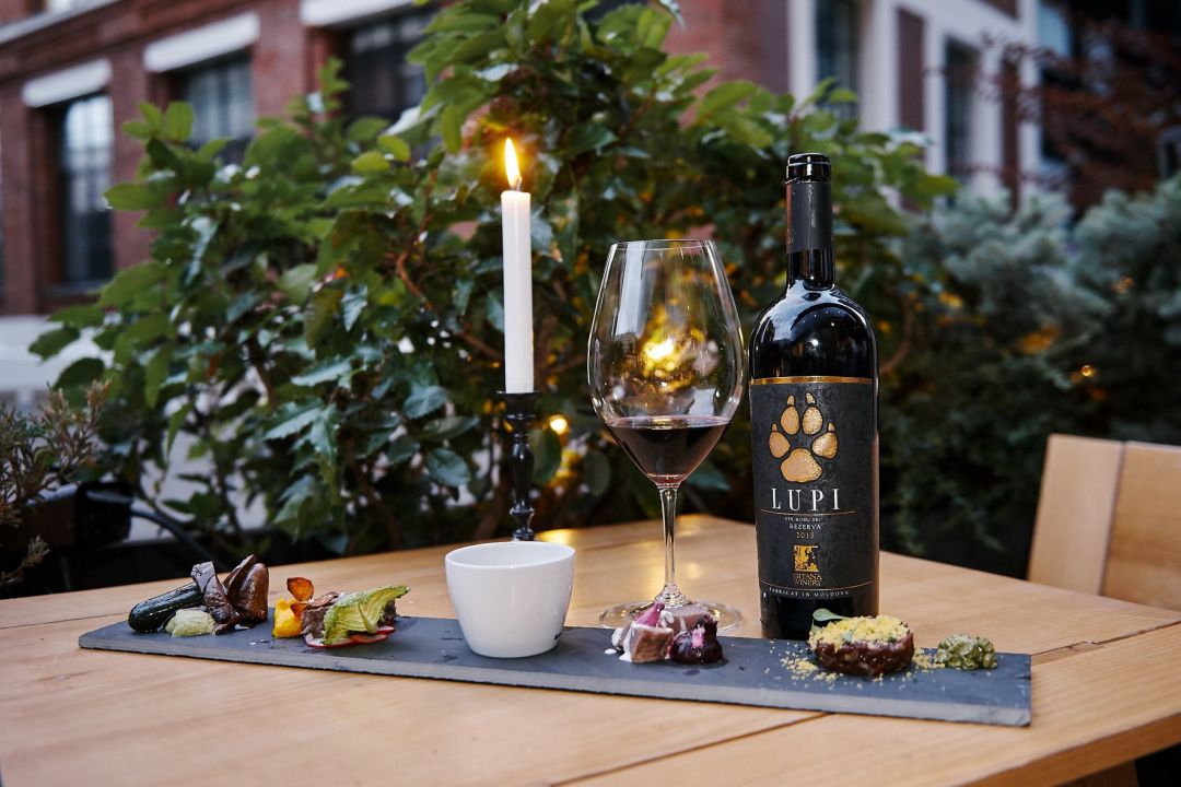 Ciorbarie, București - Rezervă o masă online - Restaurant din Piața Romană.