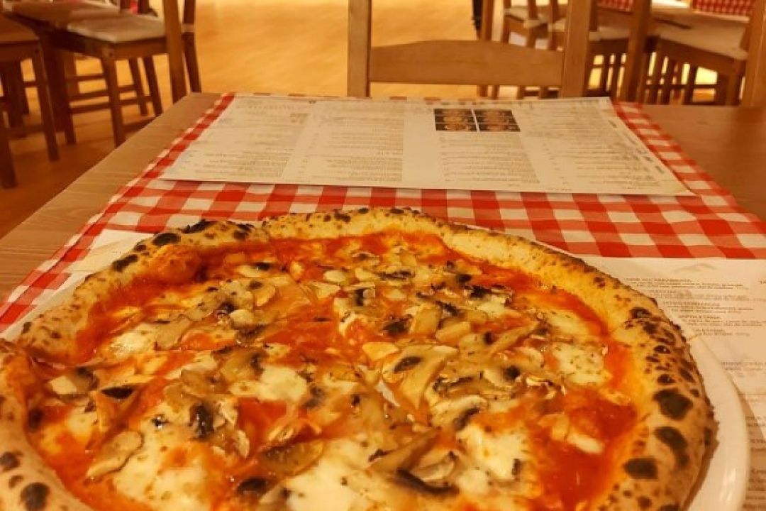 Restaurant Crinul Alb, Oradea - Rezervă o masă online - Restaurant din ...