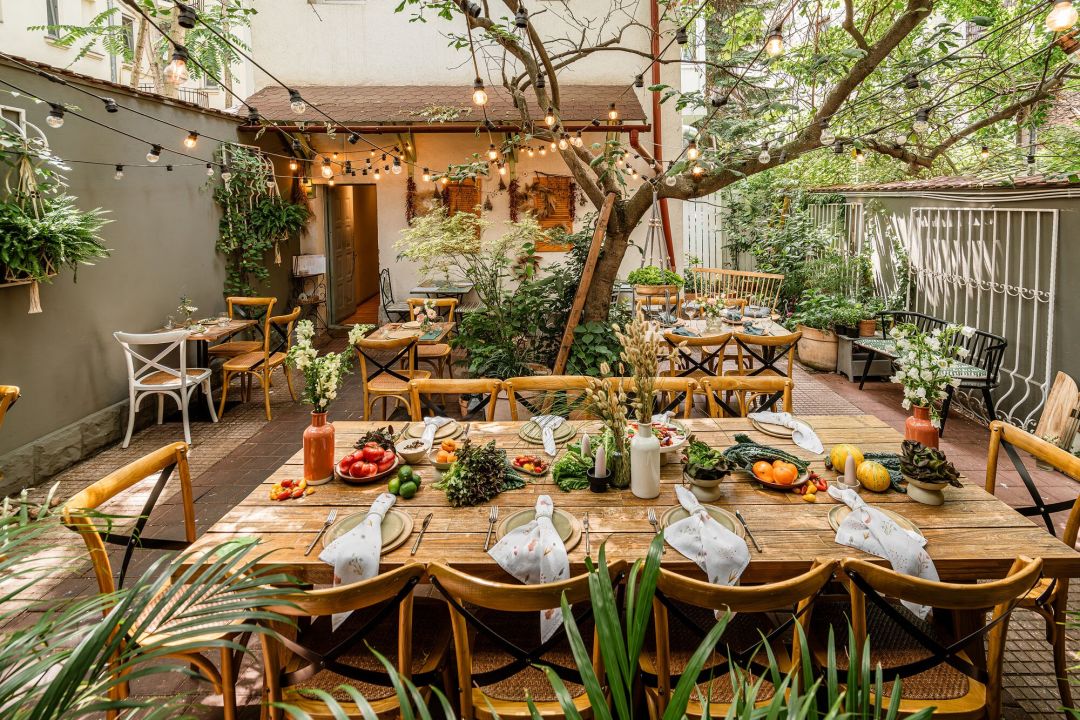 MUST Bistro, București - Rezervă o masă online - Restaurant din Piața ...