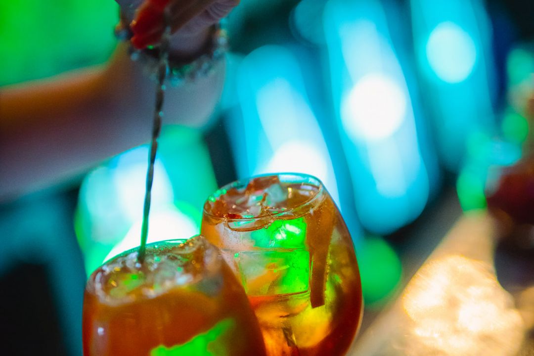 Naive, București - Rezervă o masă online - Restaurant, bar, club din ...