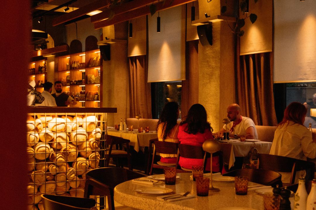 Sera Eden, București - Rezervă o masă online - Restaurant din Piața Romană.