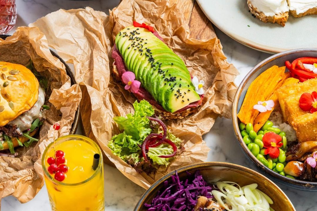 Interbelic, București - Rezervă o masă online - Cocktail bar, club din ...