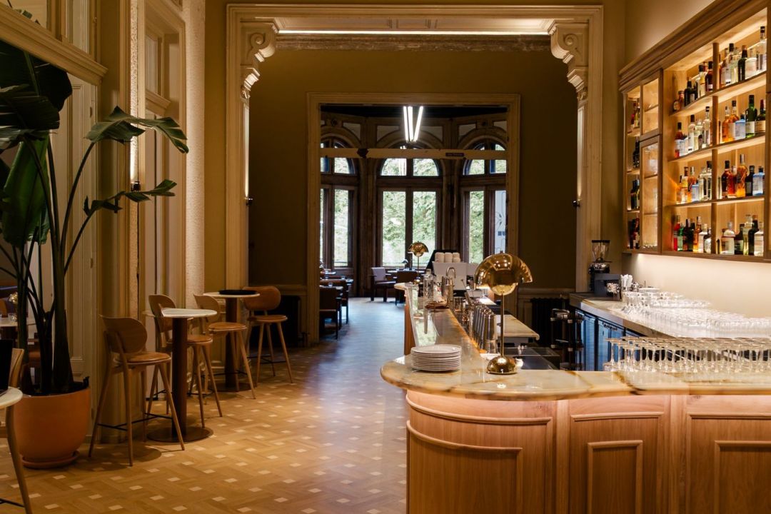 Sera Eden, București - Rezervă o masă online - Restaurant din Piața Romană.