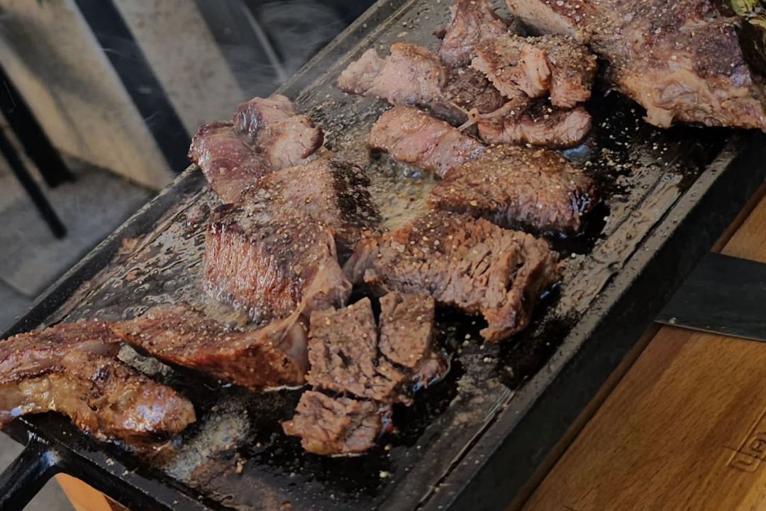 Duman Oriental Cuisine - Decebal, București - Rezervă o masă online ...